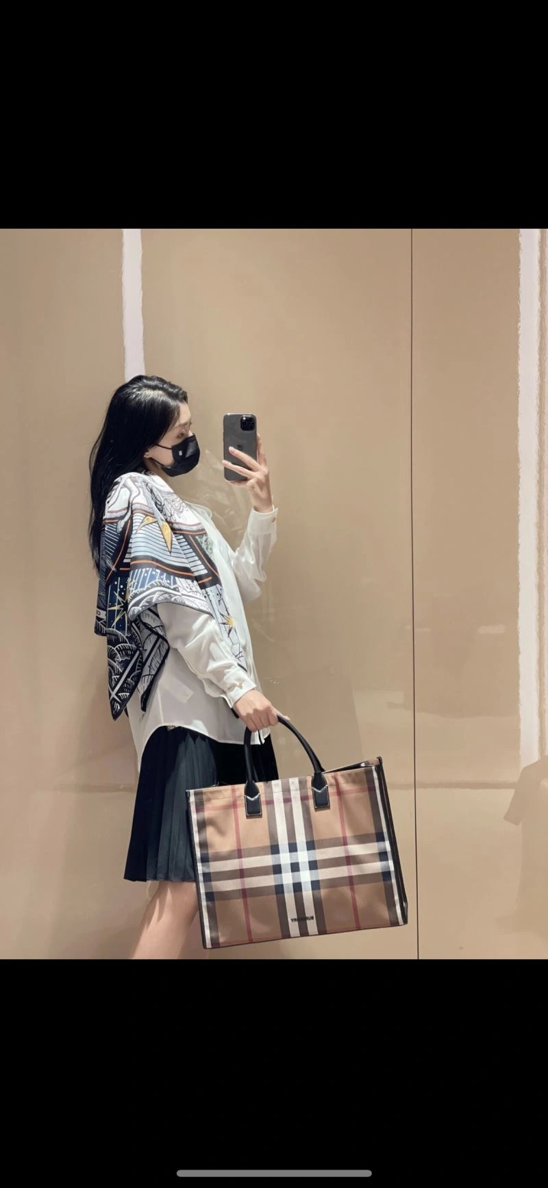 Accurate model Burberry Shopping Bags