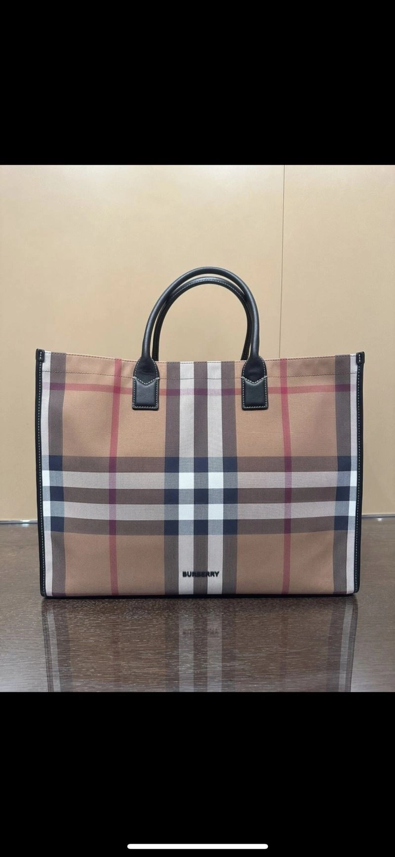 Accurate model Burberry Shopping Bags