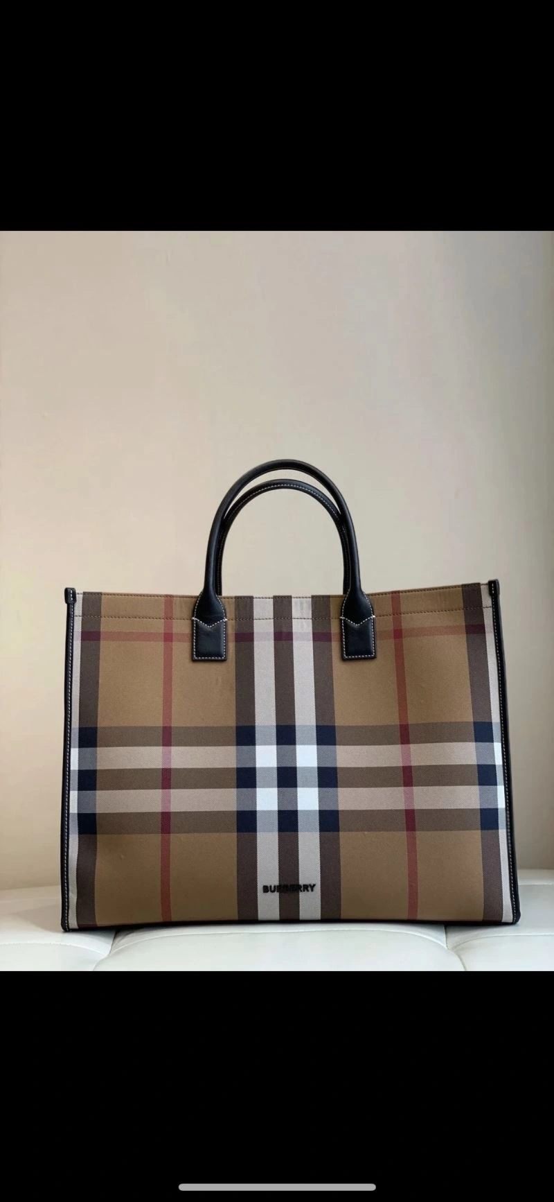 Accurate model Burberry Shopping Bags