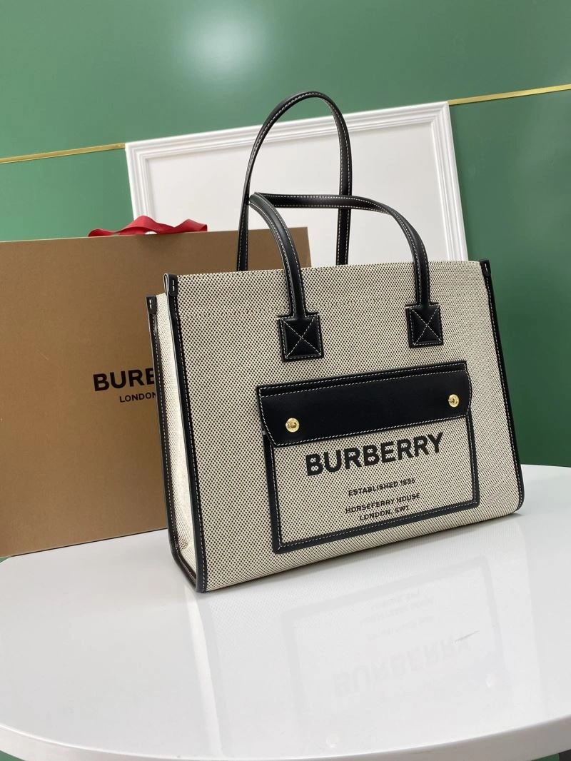 Accurate model Burberry Shopping Bags