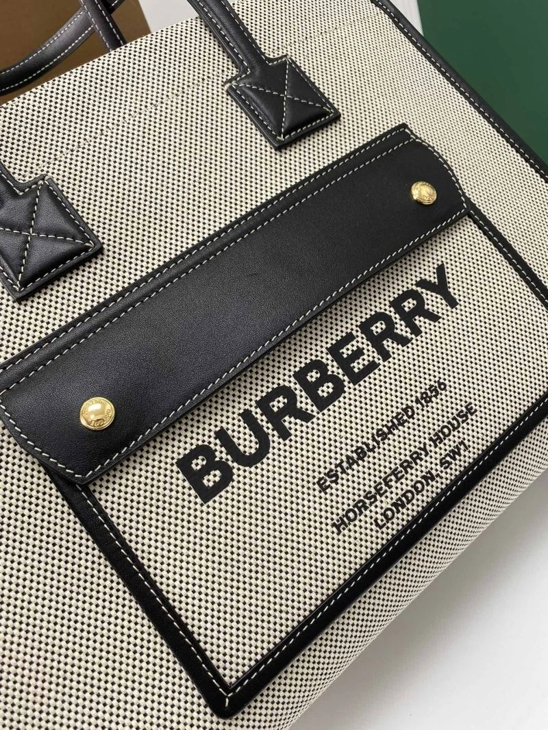 Accurate model Burberry Shopping Bags