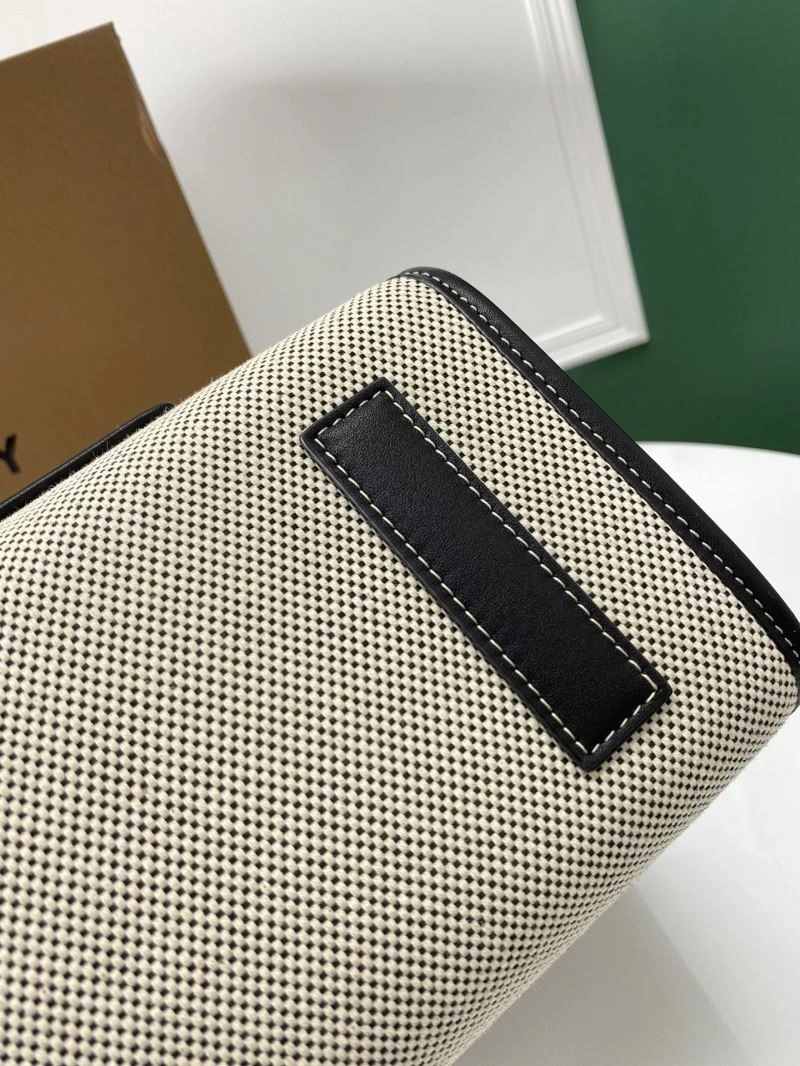 Accurate model Burberry Shopping Bags