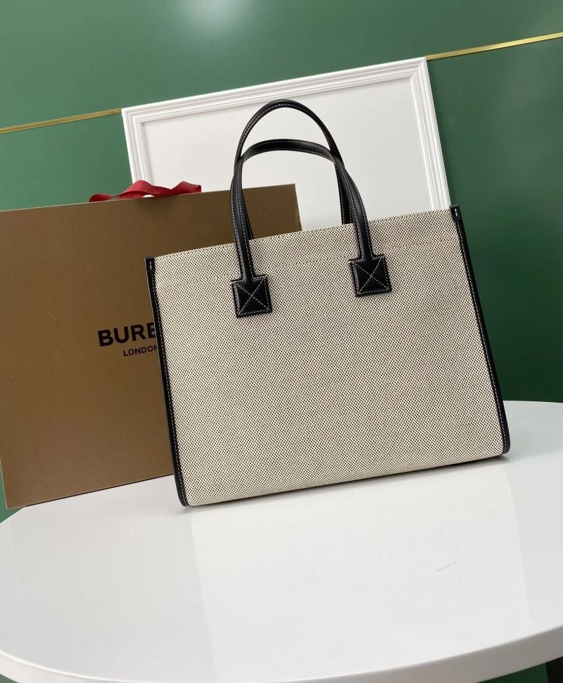 Accurate model Burberry Shopping Bags