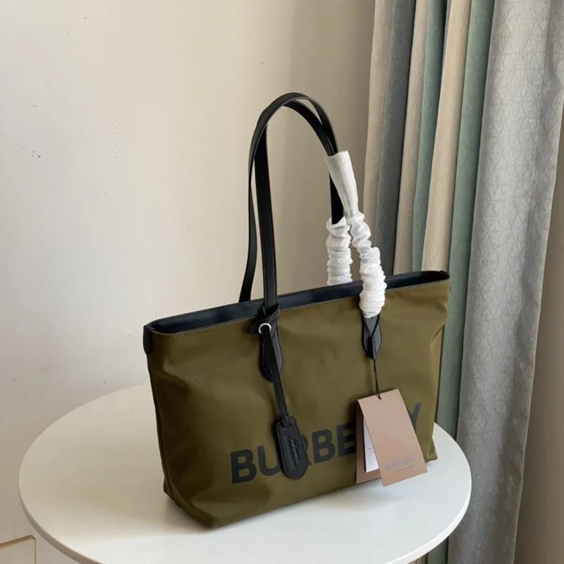 Accurate model Burberry Shopping Bags