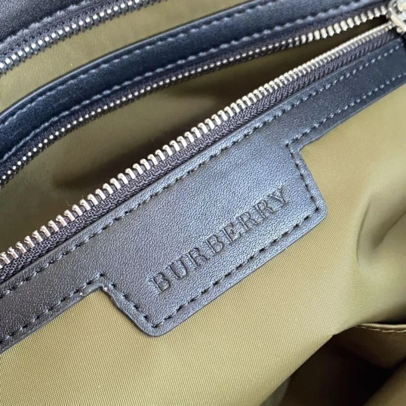 Accurate model Burberry Shopping Bags