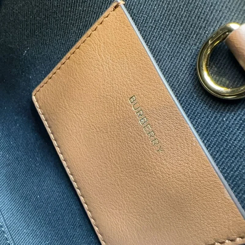 Low-cost Burberry Shopping Bags