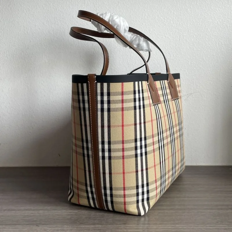 High accuracy Burberry Shopping Bags