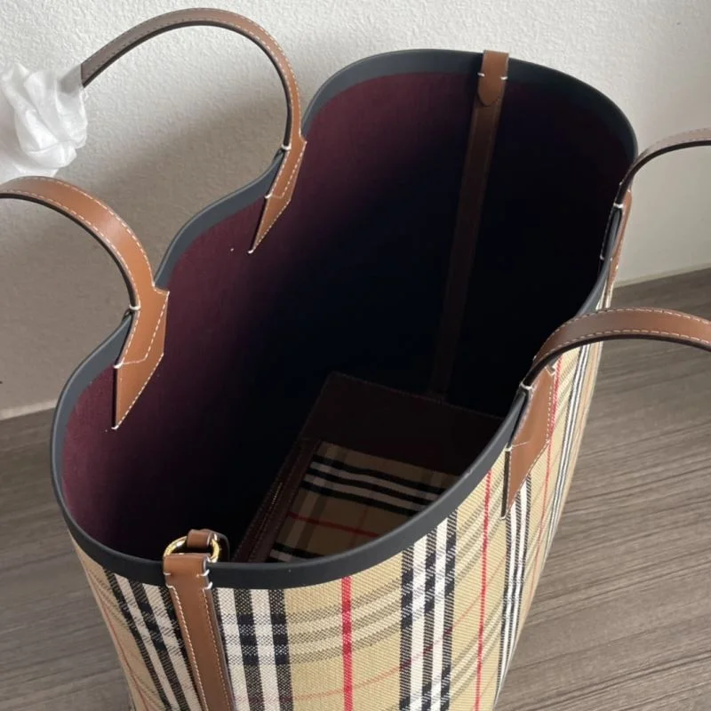 High accuracy Burberry Shopping Bags