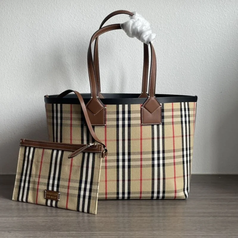 Top mirror Burberry Shopping Bags