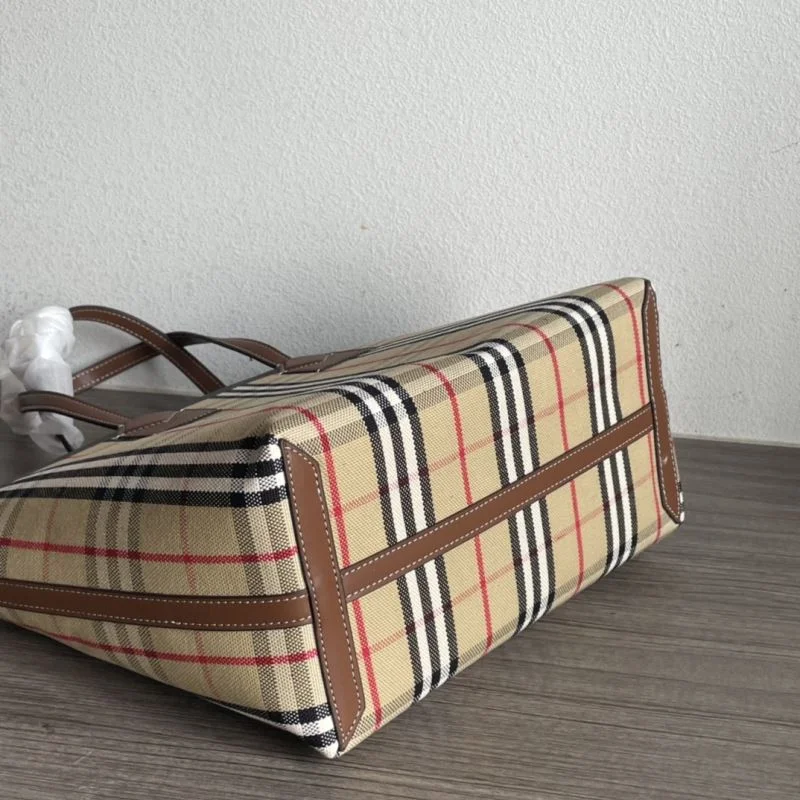Top mirror Burberry Shopping Bags