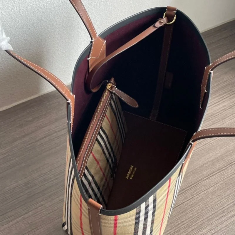 Top mirror Burberry Shopping Bags
