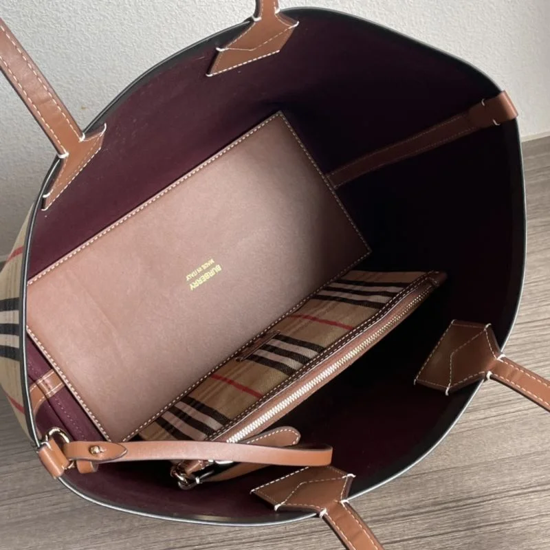 Top mirror Burberry Shopping Bags