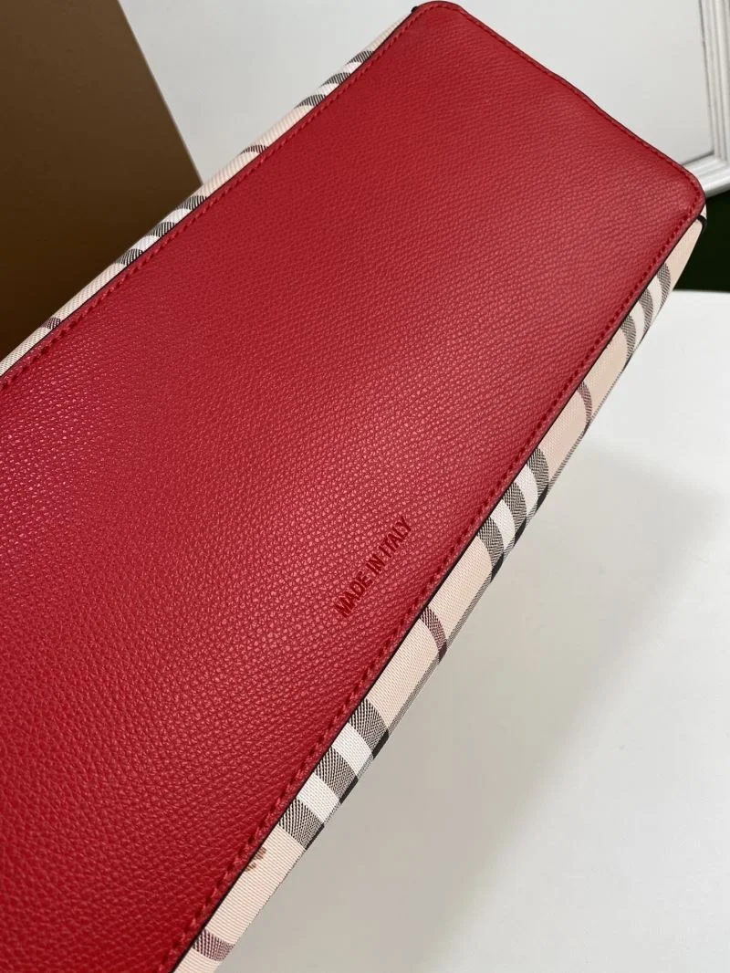 Accurate model Burberry Shopping Bags