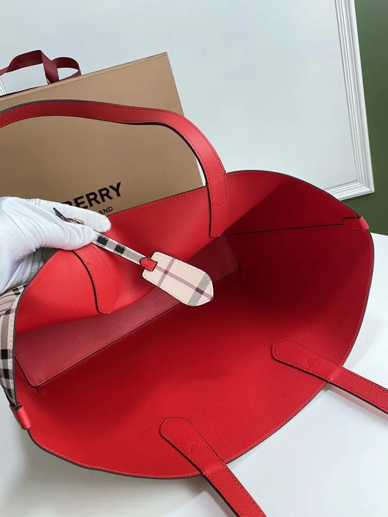 Accurate model Burberry Shopping Bags