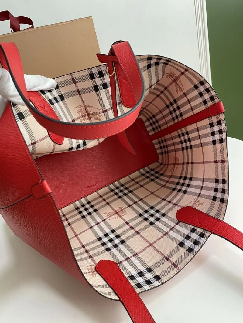 Accurate model Burberry Shopping Bags