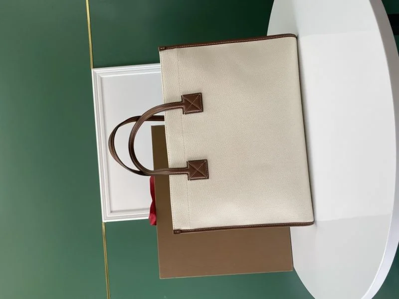 Cut-rate Burberry Shopping Bags