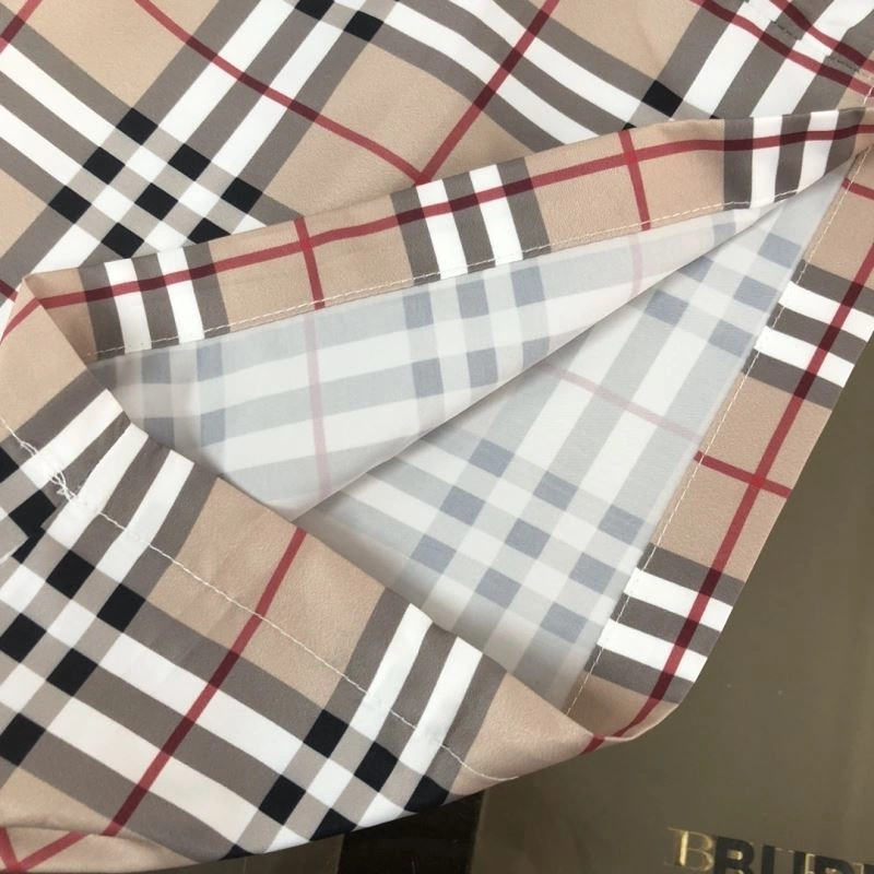 Accurate model Burberry Short Pants