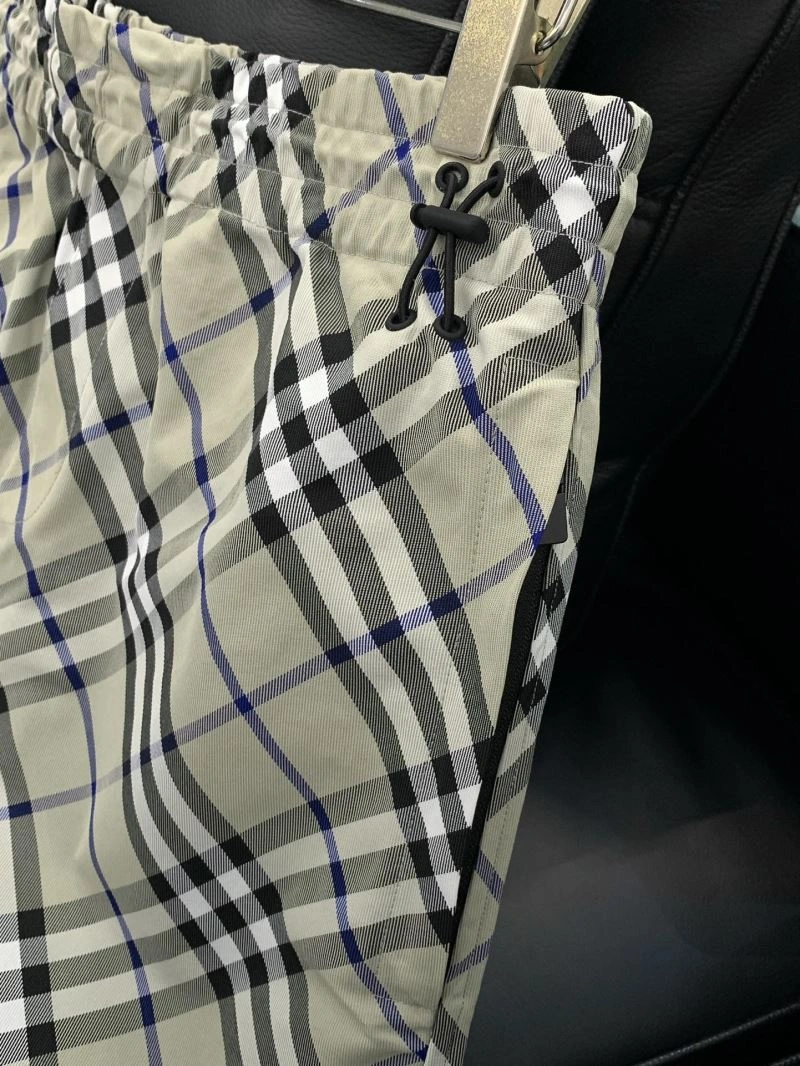 Indistinguishable Burberry Short Pants