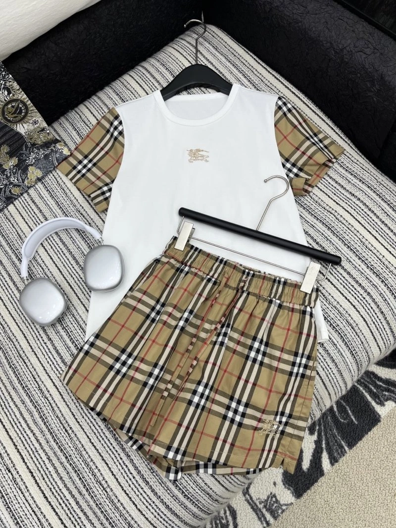 Burberry Short Suits