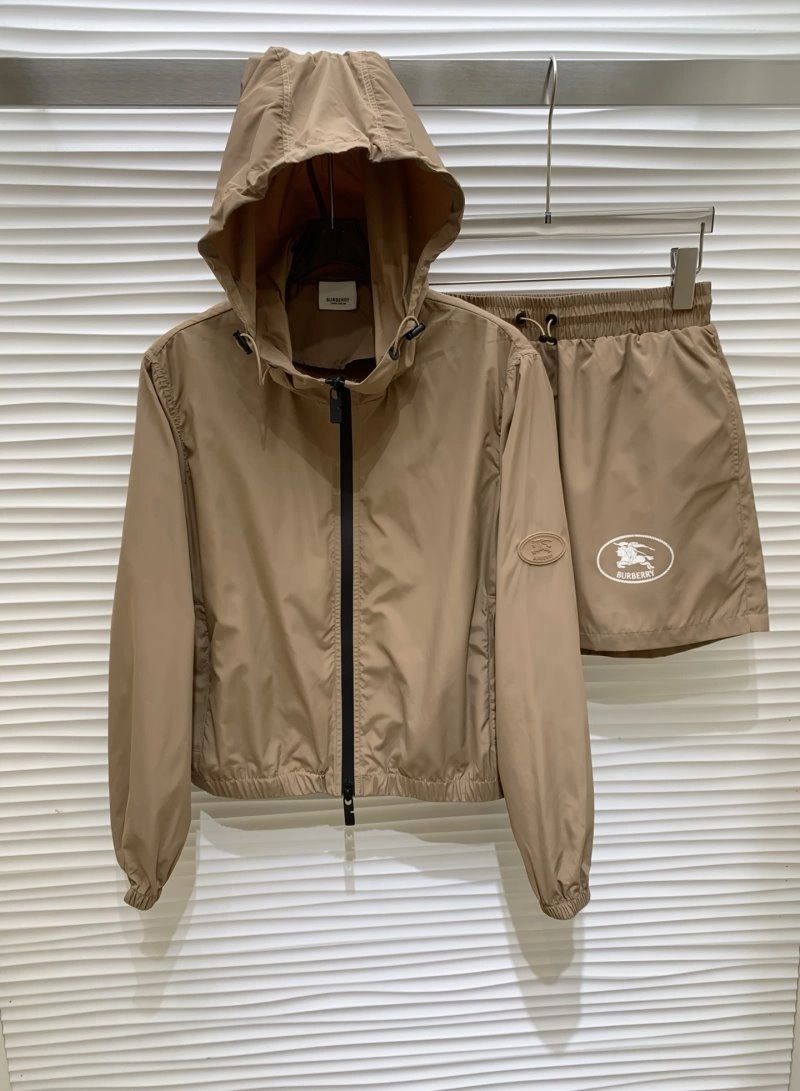 Official Burberry Short Suits