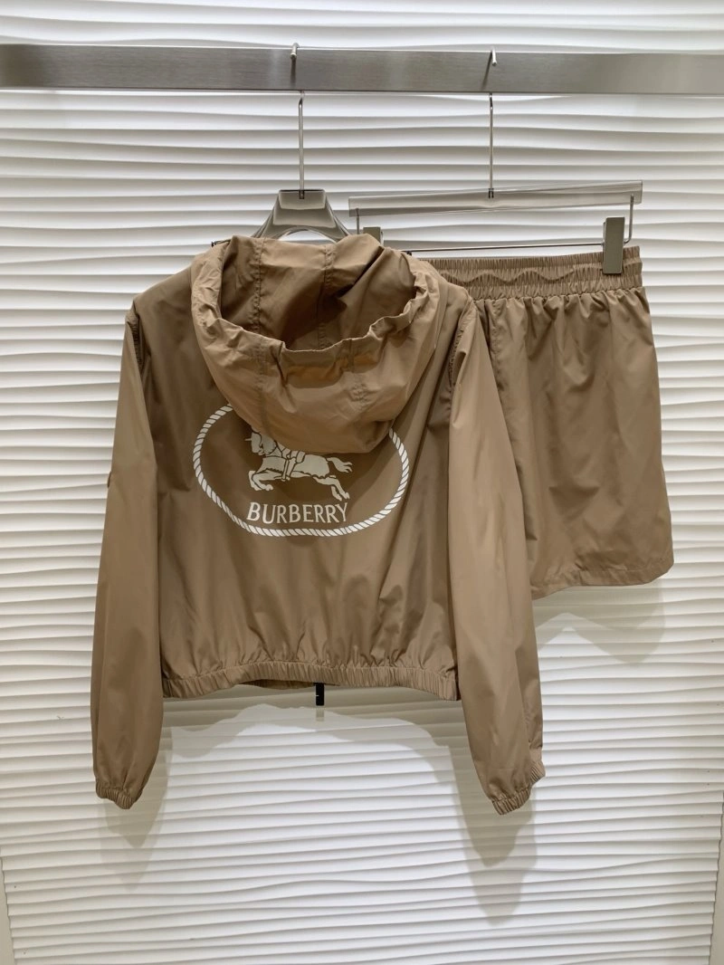 Official Burberry Short Suits