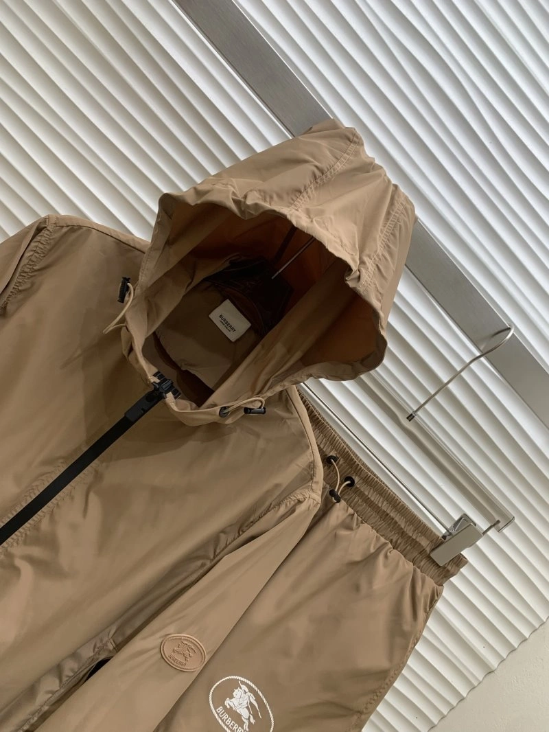 Official Burberry Short Suits