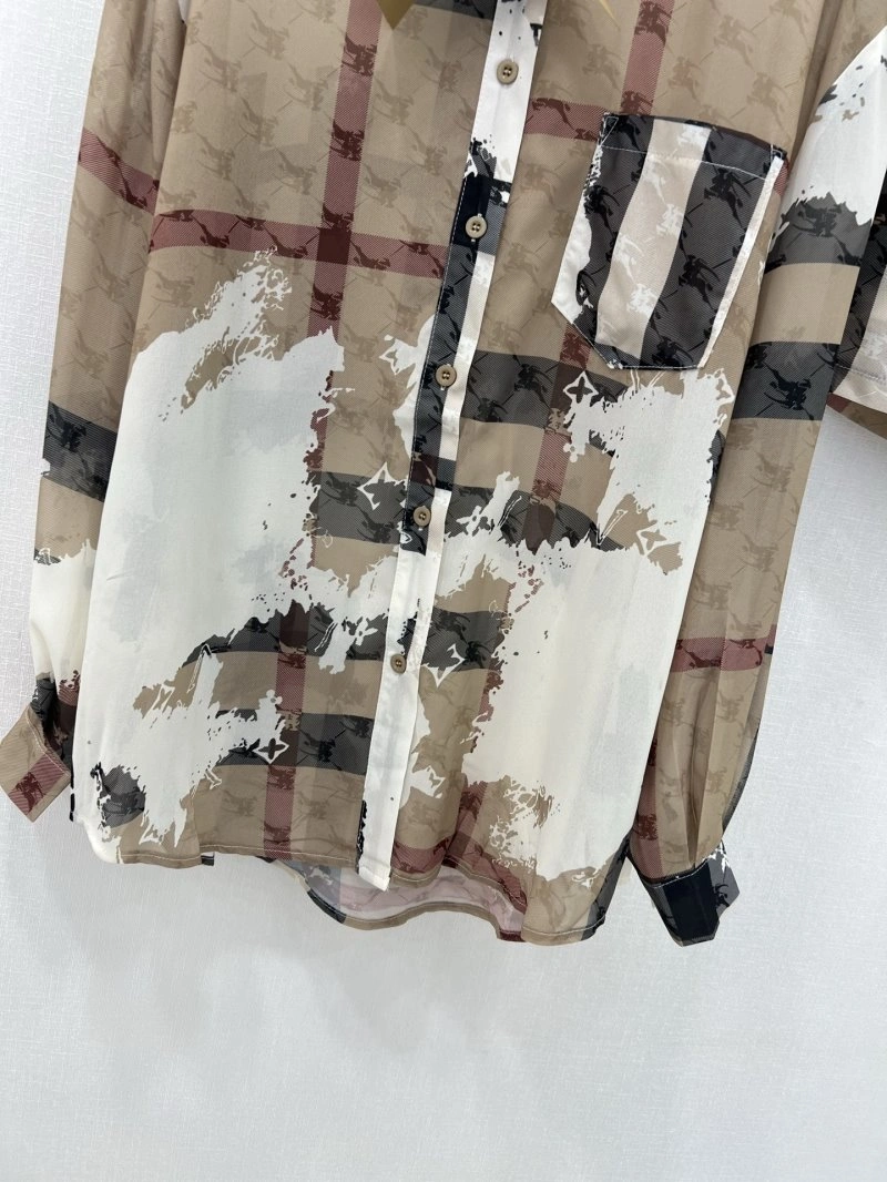 Original Burberry Short Suits