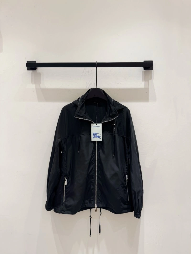 Official Burberry Short Suits