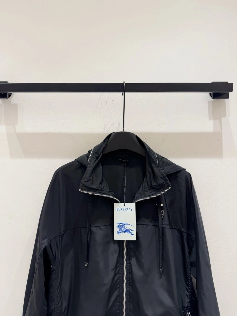 Official Burberry Short Suits