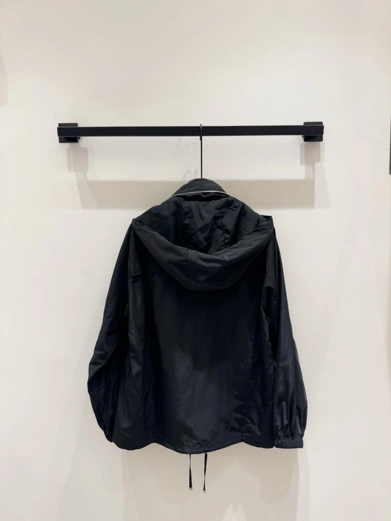 Official Burberry Short Suits