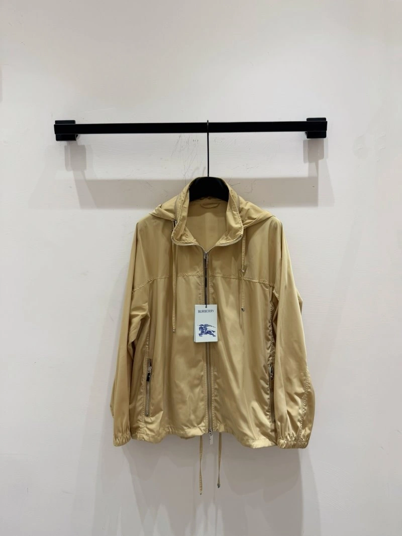 Official Burberry Short Suits