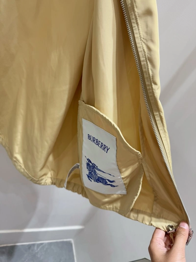 Official Burberry Short Suits