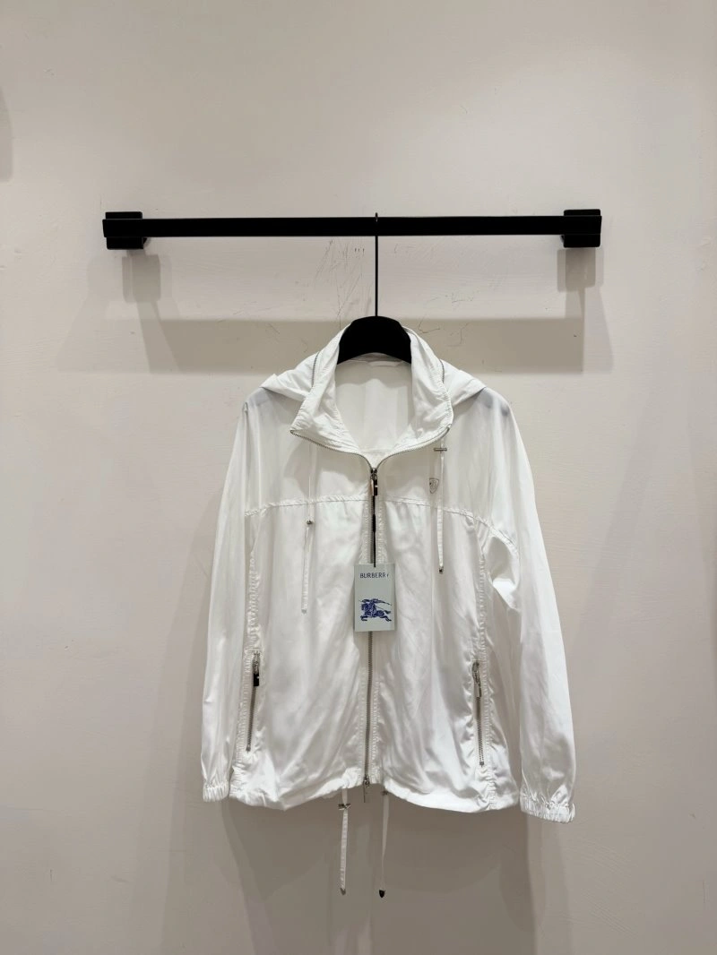 Bargain Burberry Short Suits