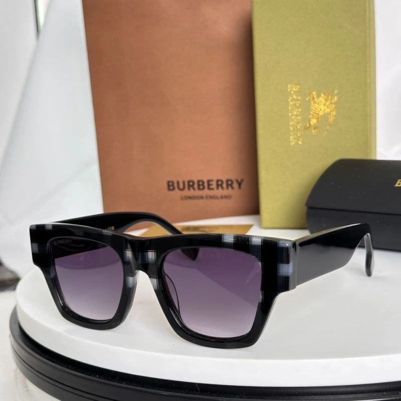 Accurate model Burberry Sunglasses