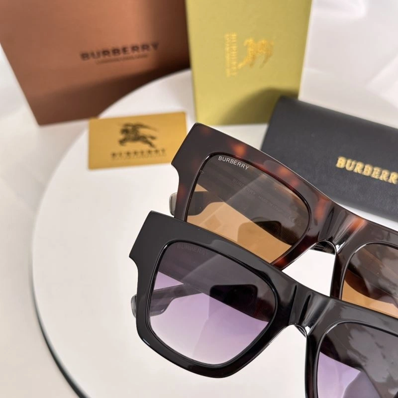 Accurate model Burberry Sunglasses