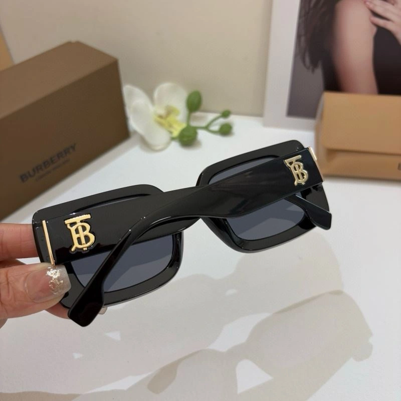 High fidelity Burberry Sunglasses