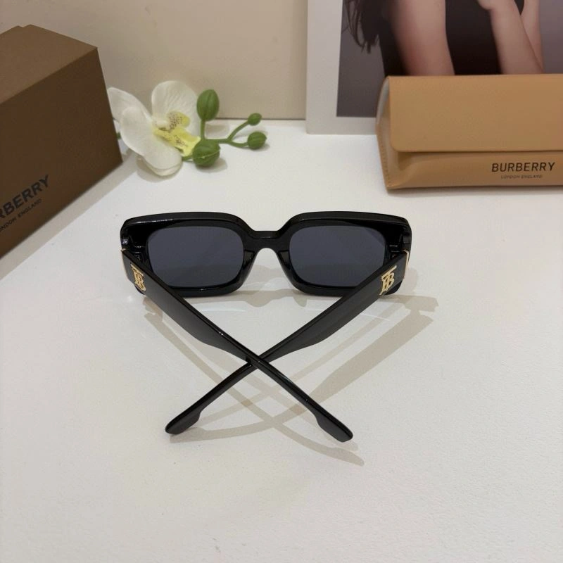 High fidelity Burberry Sunglasses