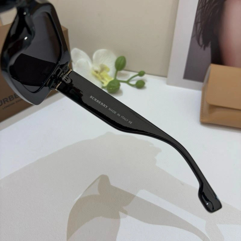 High fidelity Burberry Sunglasses