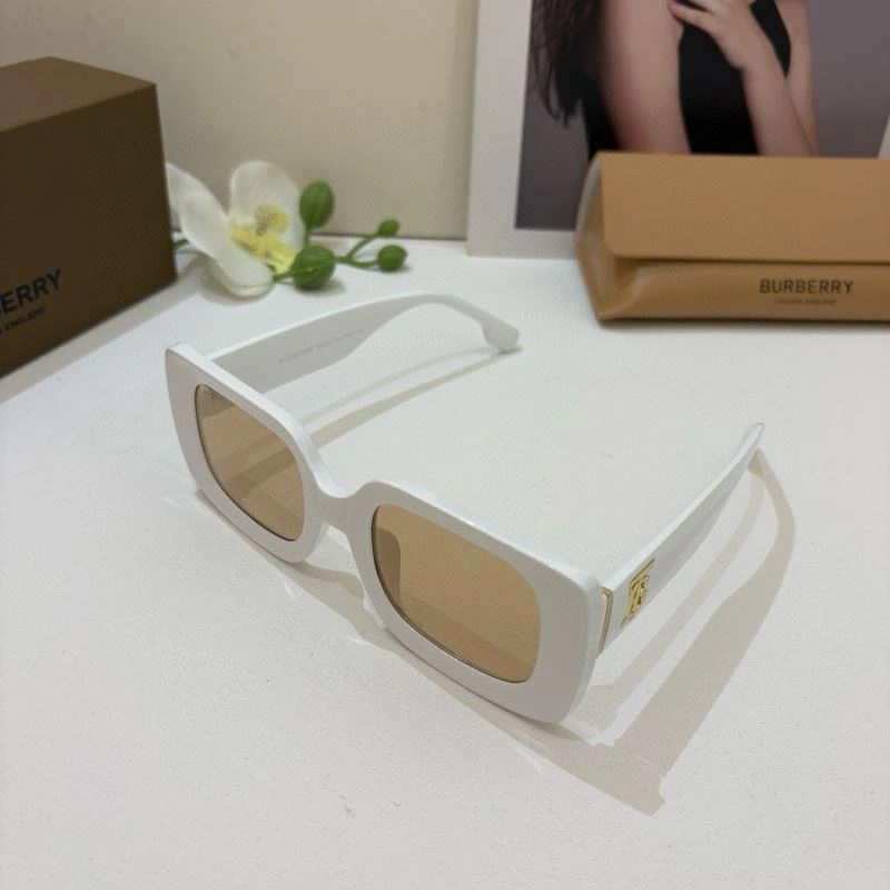 Top match Burberry Sunglasses