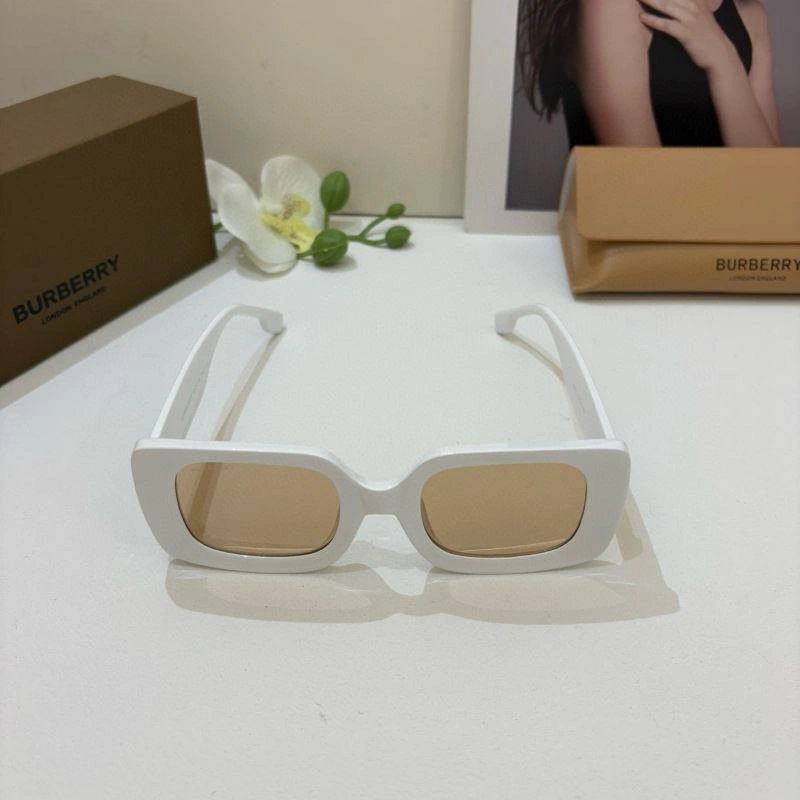 Top match Burberry Sunglasses