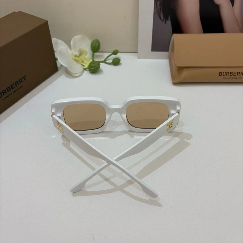 Top match Burberry Sunglasses