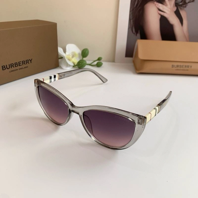 Accurate model Burberry Sunglasses