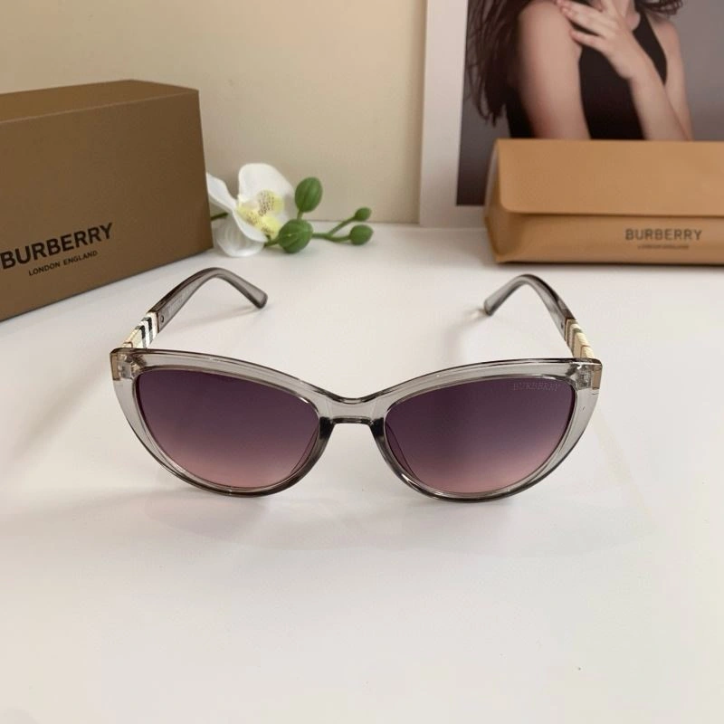 Accurate model Burberry Sunglasses