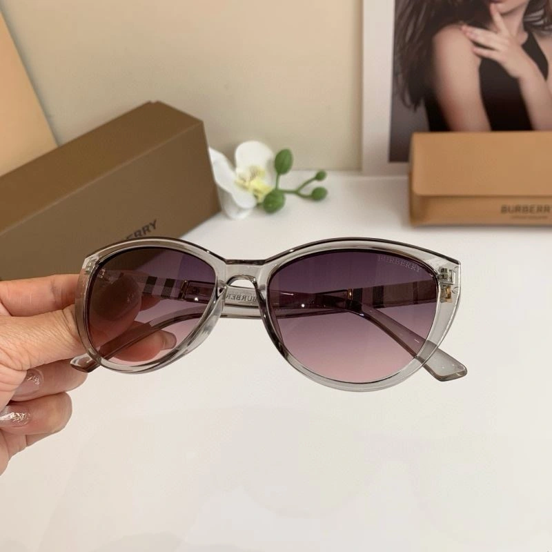 Accurate model Burberry Sunglasses
