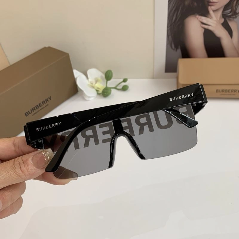 Top match Burberry Sunglasses