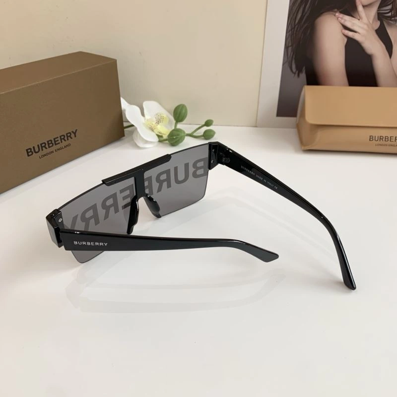 Top match Burberry Sunglasses