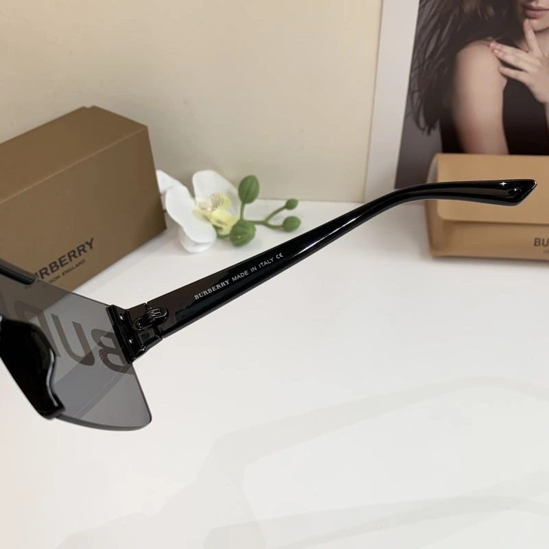 Top match Burberry Sunglasses