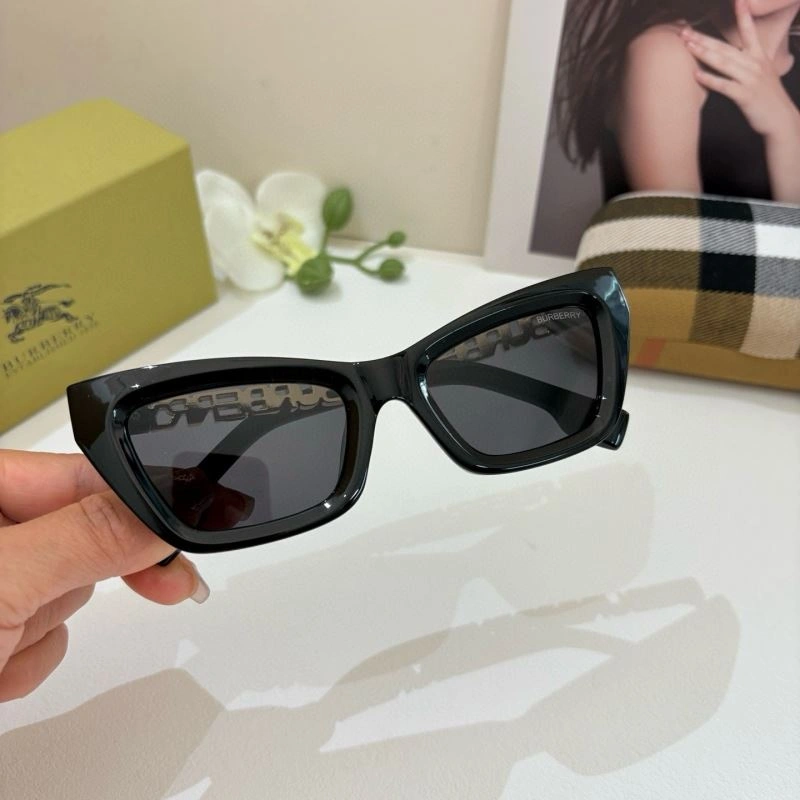 Top mirror Burberry Sunglasses