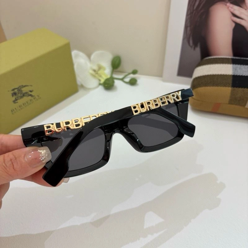 Top mirror Burberry Sunglasses