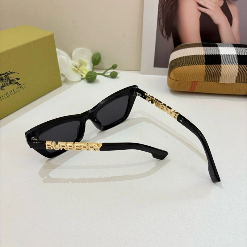 Top mirror Burberry Sunglasses